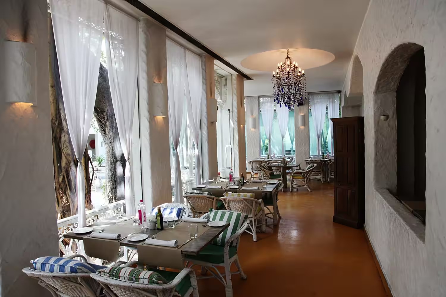 Group Friendly Restaurants in Delhi: Top Picks for Your Gathering