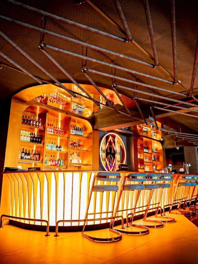 Top Pubs in Connaught Place for an Epic Night Out – Sloshout